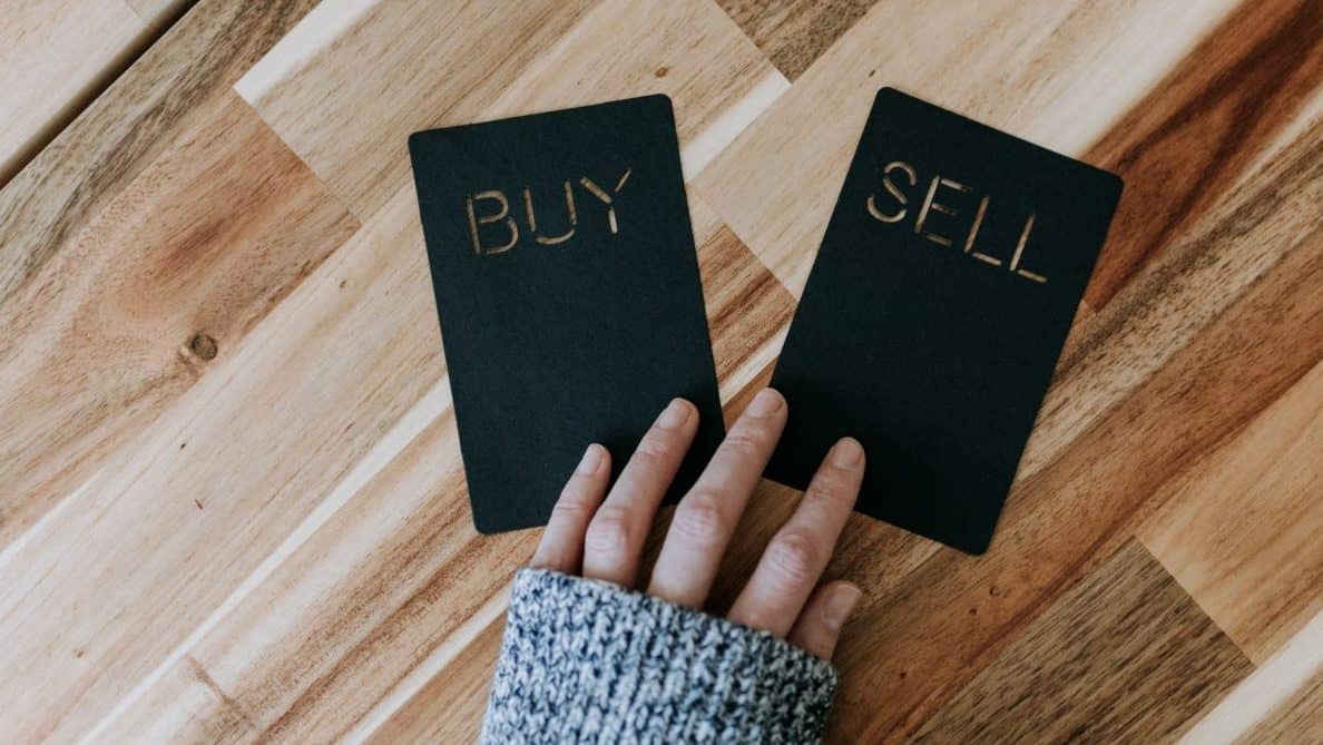 Learn to Sell Yourself and Build Your Confidence